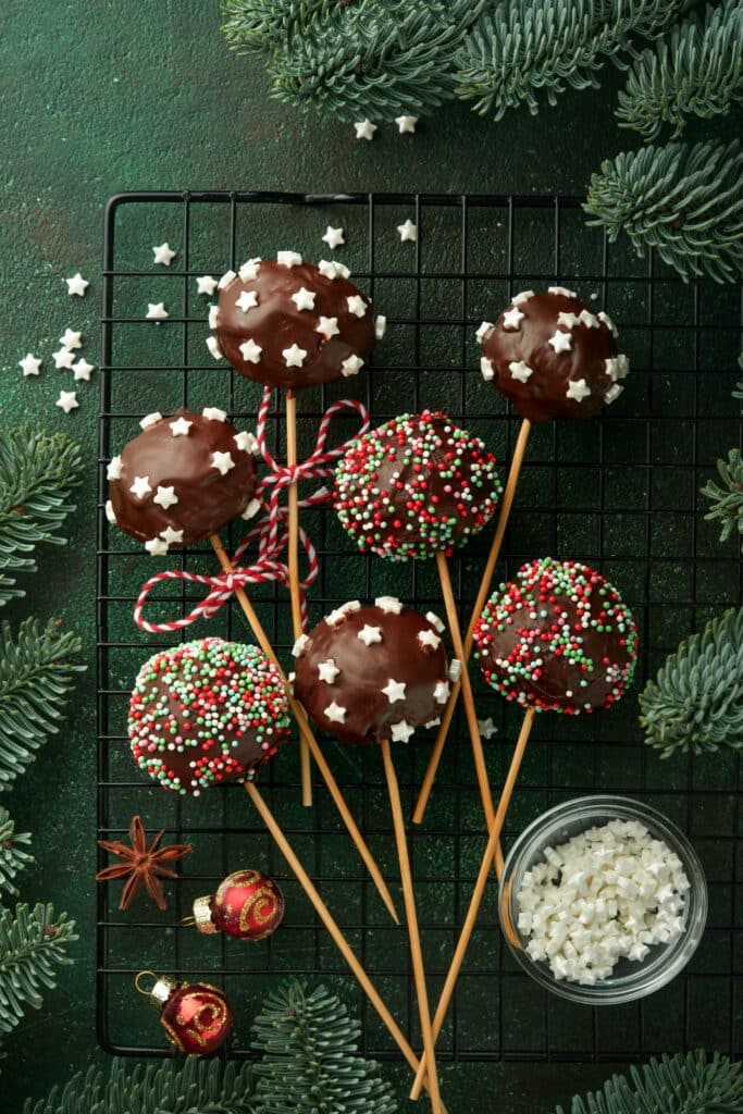 Festive Holiday Cake Pops - Pure Wesson Oil